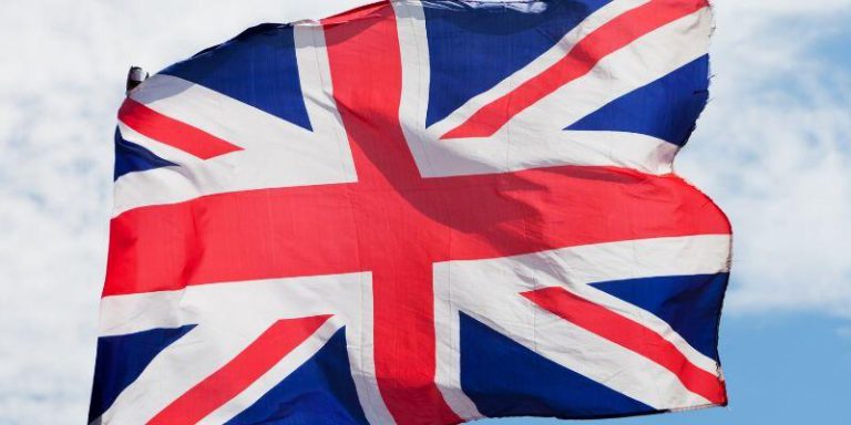 What is the correct way to fly the Union Jack?